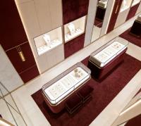 China Luxury Burgundy Velvet LED Jewelry Store Showroom Interior Design Complete Turnkey Fixture Package Curved Display Counters Wall for sale