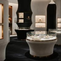 China Custom Gold Jewellery Display Showcase Rectangle Glass Jewelry Display Front Cabinet for Jewelry Shop for sale