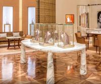 China Customizable Round Jewelry Display Counters with LED Lighting Marble Base & Brass Frame Luxury Store Furniture for Mall for sale