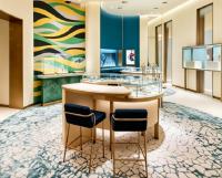 China Luxury Curved Jewelry Display Island, Premium Glass Jewelry Showcase for High-End Jewelry Stores for sale