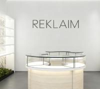 China Custom Luxury Jewelry Store Minimalist Circular Wood Glass Display Cabinet, Premium Jewelry Showcase for sale