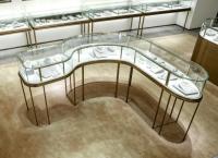 China Commercial Interior Design of Luxury Jewelry Display Showroom with Vintage Gold LED Display Cabinets for Shopping Mall for sale