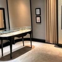 China Fashionable Jewelry Display Counter & Showcase for Jewelry Store & Showroom Furniture Customized Design Durable High Quality for sale