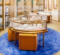 China Modern Luxury Jewelry Display Case & VIP Lounge Set with LED Lighting Customizable Design for Luxury Shopping Malls for sale