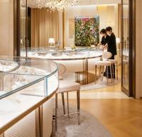 China Luxury Cream & Gold Circular Jewelry Store Interior Design, Turnkey Retail Solution with Ring-Shaped Display Counter for sale