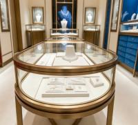 China Luxury Red/Blue & Gold Jewelry Island Display Counter, Premium Curved Glass Showcase for High-End Jewelry Retail for sale