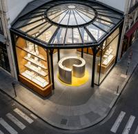 China Premium Jewelry Pop-Up Store Design Curved Stainless Steel LED Lit High Quality Display Brand Feature Wall Backlit Glass Malls for sale