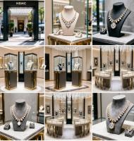 China Custom Luxury LED Lighting Spotlight Customizable Jewelry Showcase Display Counters Store Furniture for Luxury Shopping Malls for sale
