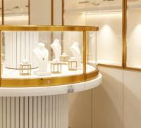 China Hot Custom Luxury LED Glass Jewelry Display Stand with Modern Design for Retail Store and Jewelry Showroom for sale