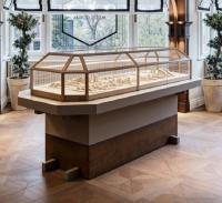 China Custom Vintage-Style Jewelry Display Counter LED Lighting Premium Solid Wood Tempered Glass Showcase for Luxury Jewelry Stores for sale