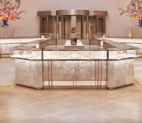 China Modern Curved Glass & Aluminium Jewelry Showcase Freestanding with LED Lighting for Jewelry Showroom and Mall for sale