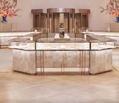 China Modern Curved Glass & Aluminium Jewelry Showcase Freestanding with LED Lighting for Jewelry Showroom and Mall for sale