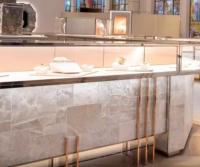 China Modern Curved Glass & Aluminium Jewelry Showcase Freestanding with LED Lighting for Jewelry Showroom and Mall for sale