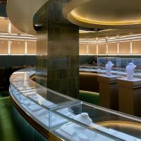 China Modern Solid Wood Jewelry Island Showcase with Glass Shelves for Jewelry Shop for sale