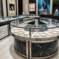 China Modern Semi-Circular U-Shaped Jewelry Display Case  Modular Curved Glass Counter  Diamond and Silver Jewelry Island Display Case for sale