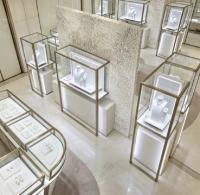 China Modern Luxury Champagne Gold Ivory White Jewelry Store Interior Design Complete Turnkey Fixture Package Pedestal Showcase LED for sale