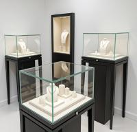 China Modern Minimalist Black & Gold Pedestal Jewelry Display Set, Complete Turnkey Glass Showcase Collection for sale