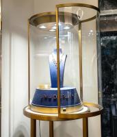China Luxury Gold Metal Jewelry Pedestal Display Case High End Custom Design LED Top Lighting for Luxury Jewelry Store Mall Durable for sale