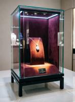 China High-End Jewelry Display Cabinet - Custom Tempered Glass Case with LED Lighting for Luxury Retail Store Design for sale