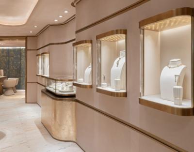 China Complete Luxury Acrylic Jewelry Store Furniture Set | Curved Island Counter + Wall Mounted Showcase + Tall Pedestal Cabinet | for sale