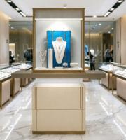 China Modern Custom Metal LED Jewelry Display Cabinet with Glass Showcase for Retail Stores for sale