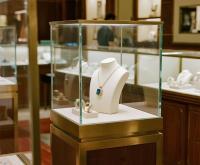 China Luxury Jewelry Store Interior Layout Design Premium Jewelry and Watch Showcase Display Custom Jewelry Store Display Furniture for sale