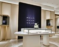 China Luxury White & Gold Oval Jewelry Display Island, Premium Glass Jewelry Showcase for High-End Jewelry Stores for sale