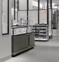 China High-End Custom Glass Jewelry Showcases with LED Lighting and Modern Black Metal Frame for Retail Stores for sale