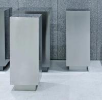 China Luxury Modern Tempered Glass & Metal Jewelry Showcase with Freestanding LED Lighting for Boutique and Mall for sale