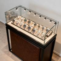 China Luxury Wood Watch Display Case High End Custom Showcase with Glass Top & Wood/Leather Base LED Lighting for Luxury Retail for sale