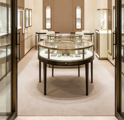 China Luxury Front Showcase with Customized Shelf Dimensions Tempered Glass And Solid Wood for 50kg Per Shelf Clothing Display for sale