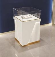 China Wall Mounted Display Case with Built-in High-CRI LED Spotlight Adjustable Glass Shelves and 50kg Per Shelf Weight Capacity for sale