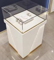 China Wall Mounted Display Case with Built-in High-CRI LED Spotlight Adjustable Glass Shelves and 50kg Per Shelf Weight Capacity for sale