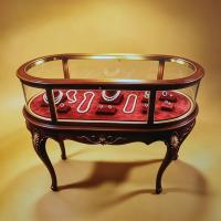 China Upright Display Case with Natural Marble Vein Finish, Customizable Dimensions, and Built-in High-CRI LED Lighting for sale