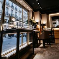 China Luxury Front Showcase with Adjustable Glass Shelves and Tempered Glass And Solid Wood Construction, 200cm X 80cm X 220cm for sale