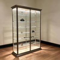 China Customized Dimensions Luxury Front Showcase with LED Interior Lighting and 50kg Per Shelf Capacity for sale