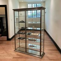 China Customized Dimensions Luxury Front Showcase with LED Interior Lighting and 50kg Per Shelf Capacity for sale
