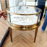 China Sealed Dust-Proof Jewelry Shop Design with Easy Clean Surface and Customizable Size for Luxury Boutiques for sale