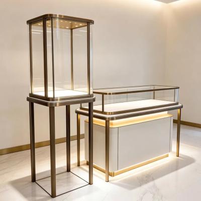 China Customized Jewelry Display Props with 360° Rotatable Stands Made from Eco-friendly Materials for sale