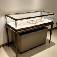 China Custom Floor Size Sealed Dust-Proof Easy Clean Luxury Jewelry Store Layout and High-End Jewelry Display Setup for sale