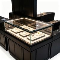 China Upright Display Case with 50kg Per Shelf Weight Capacity, Built-in High-CRI LED Lighting, and Adjustable Glass Shelves for sale
