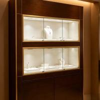 China Heart Shaped Jewelry Display Rack with Ultra-Soft High-Density Velvet and 3D Shop Design for Elegant Jewelry Presentation for sale