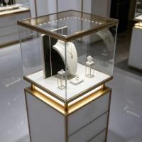 China Customizable Logo Luxury Jewelry Store Layout with Shatter-resistant Tempered Glass and LED Lighting Displaycases for sale