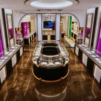 China Customized Shelf Dimensions Upright Display Case with 5 Shelves Tempered Glass and Integrated LED Lighting for sale