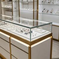 China Heart-Shaped Jewelry Display Holder with Ultra-Soft High-Density Velvet and Free Sample for Showrooms for sale