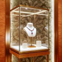 China Ultra-Soft High-Density Velvet Jewelry Display Props with Key-locking Mechanism Factory Direct Made for sale