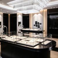 China Customized Shelf Dimensions Jewelry Shop Design with Polished Marble Flooring and Shatter-resistant Tempered Glass for sale