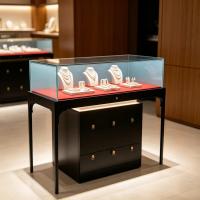 China Luxury Jewelry Store Layout with Polished Marble Flooring and Aluminium Frame Material in White And Gold Color Scheme for sale
