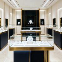 China LED Lighting Upright Display Case with Adjustable Glass Shelves and Tempered Glass Metal Frame for sale