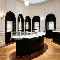China Luxury Front Showcase with Front Opening Soft-Close Mechanism Tempered Glass Jewelry Display Showcase Eco-Friendly for sale